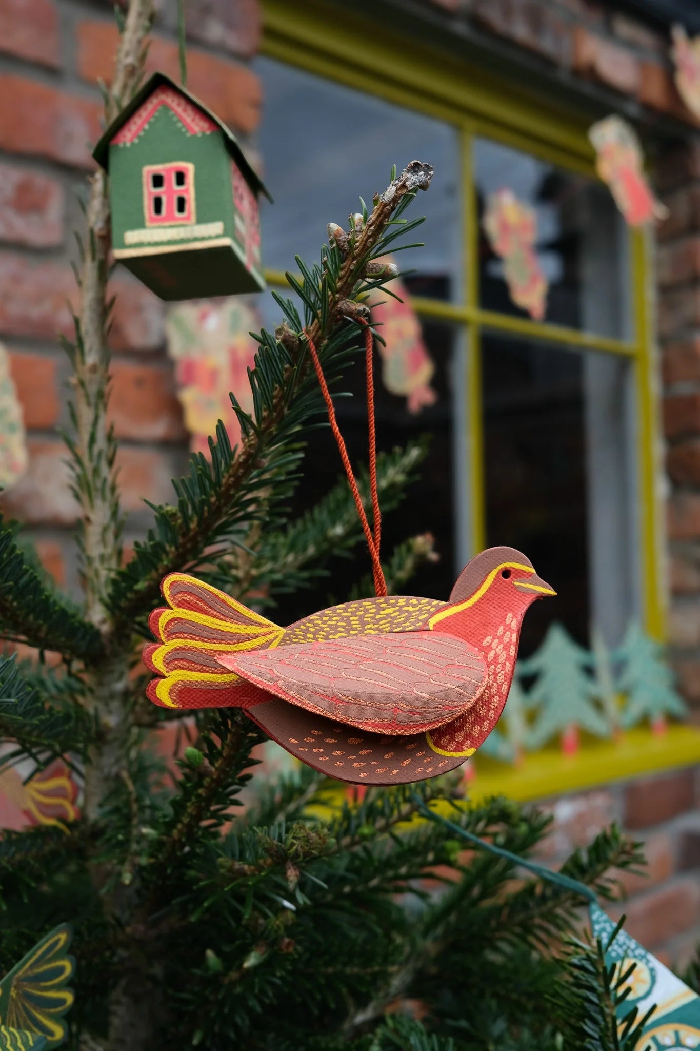 East End Press Robin Screen-Printed Board Decoration – Sugartown Toys